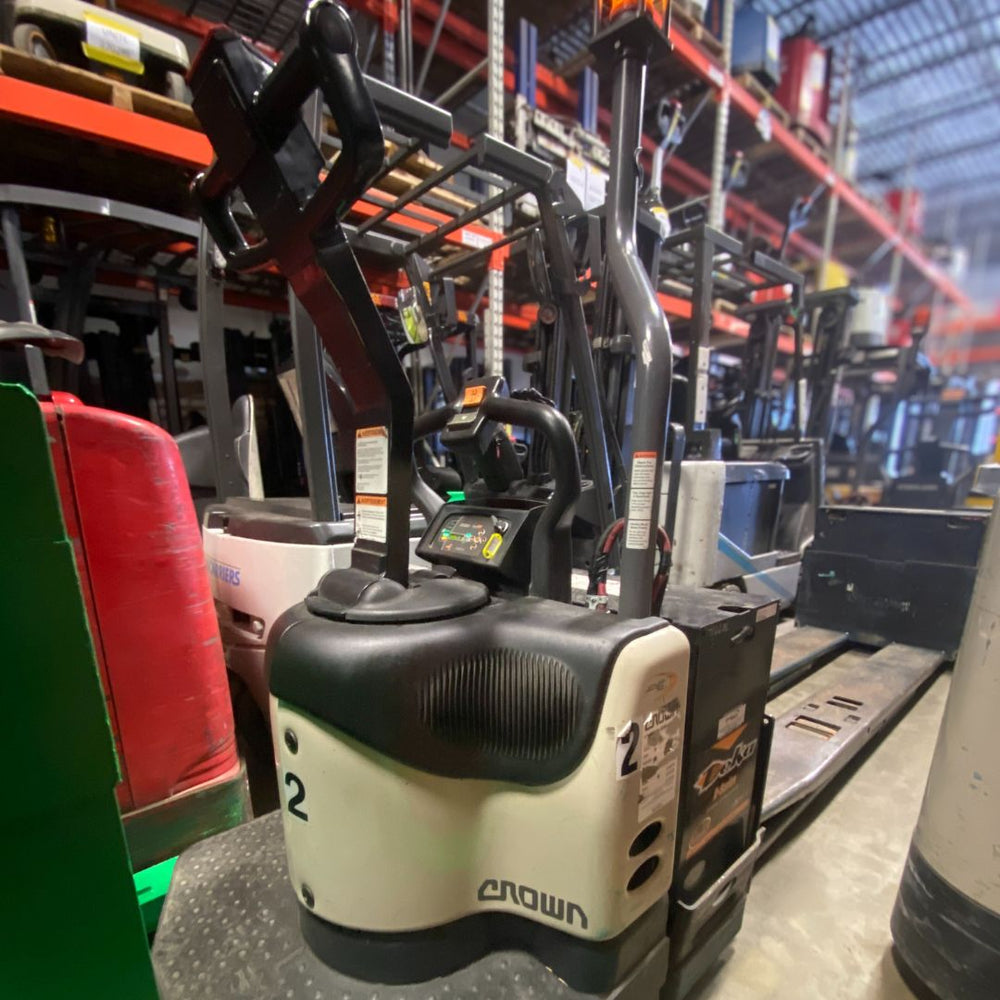Crown Pallet Truck - 8000 lb - PE4500