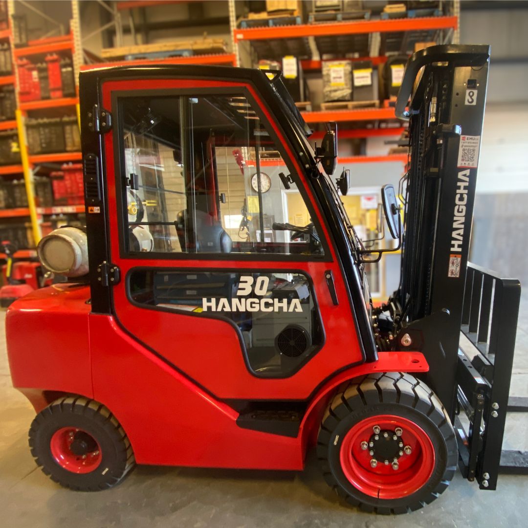 Hangcha Internal Combustion Pneumatic Forklift - 6000 lb - CPYD30
