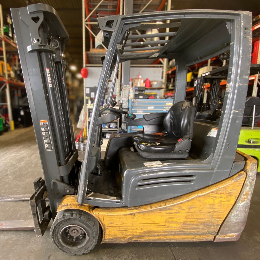 Caterpillar Electric Forklift - 4000 lb - 2ET4000